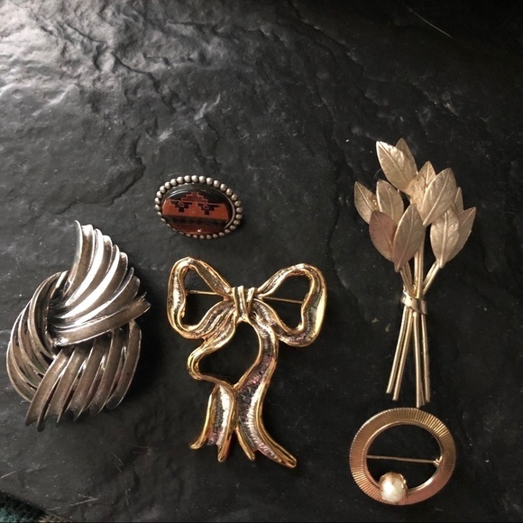 Vintage | Jewelry | Vintage Pin Bundle 5 Lot Silver Gold Aztec Print ...